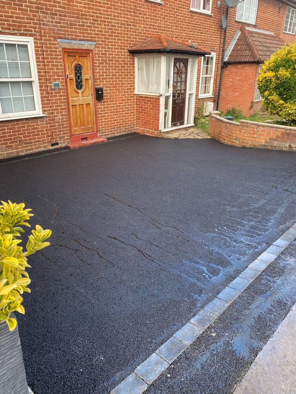 Smart Surfacing Solutions - Tarmac & Resin Surfacing Specialists